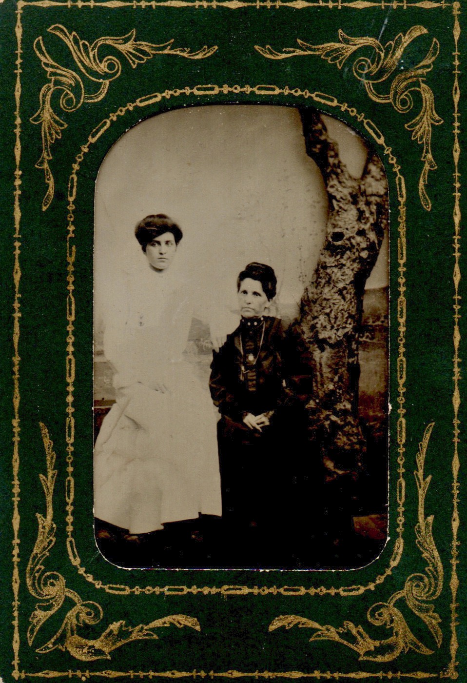 | Embracing the Art of Digital and Vintage Photography